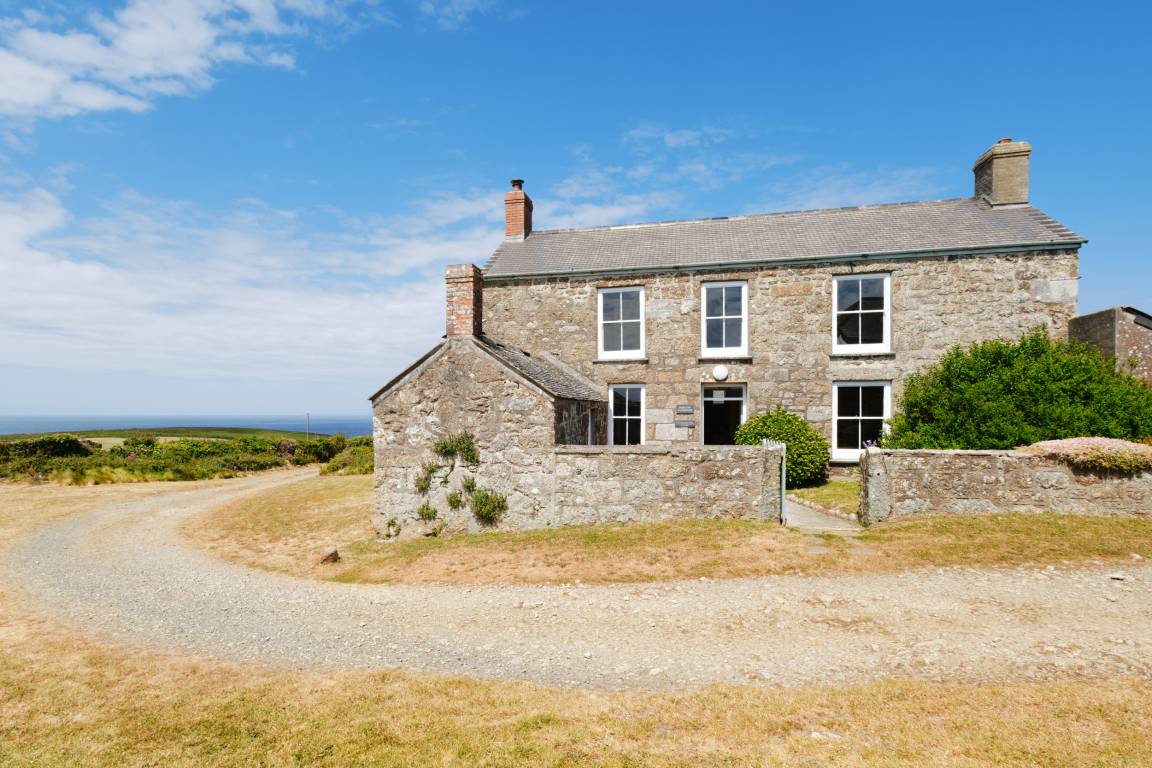 Cottage ∙ 4 Bedrooms ∙ 8 Guests - Sennen Cove