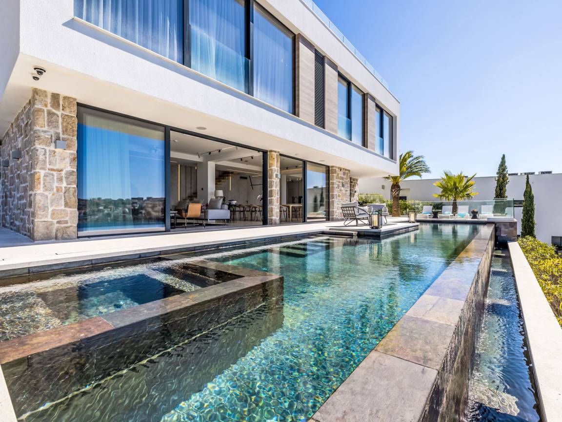 340 M² Ferienhaus ∙ 3 Schlafzimmer ∙ 6 Gäste - Primošten