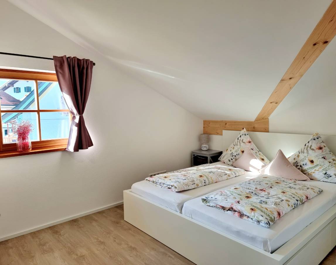 70 M² Ferienwohnung ∙ 3 Gäste - Chiemsee