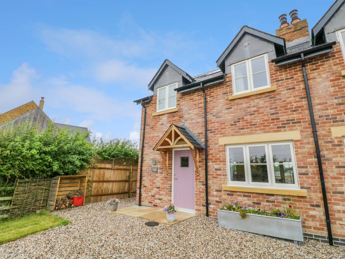 Cottage ∙ 2 Bedrooms ∙ 4 Guests - Stratford-upon-Avon