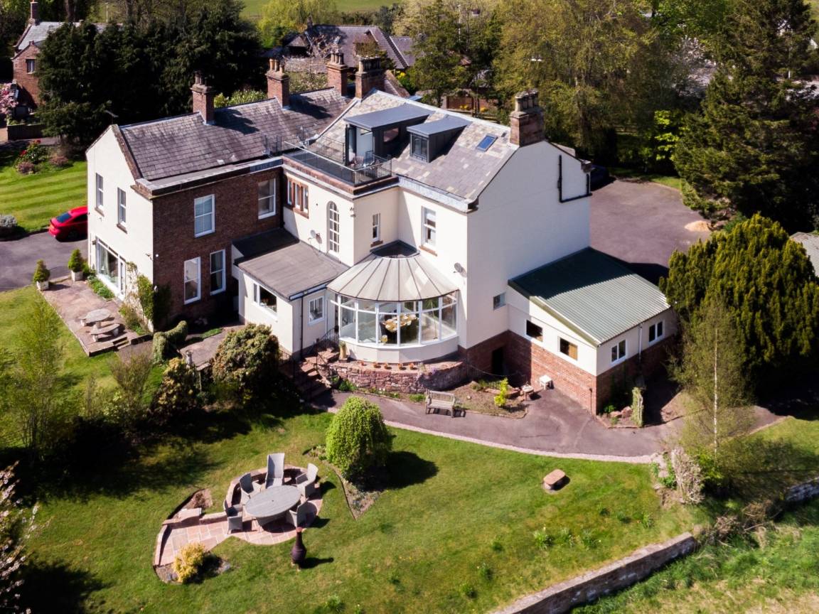 Cottage ∙ 5 Bedrooms ∙ 10 Guests - Carlisle
