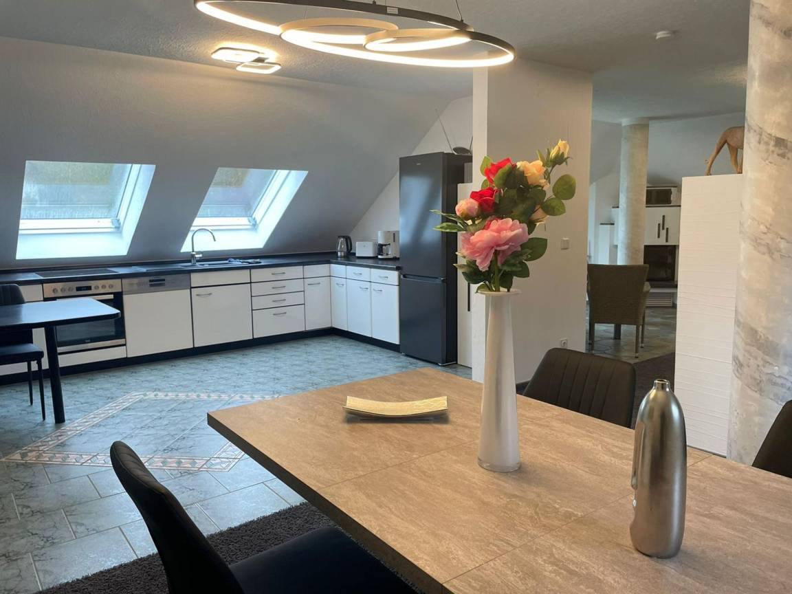 Ferienwohnung ∙ 1 Schlafzimmer ∙ 6 Gäste - Hildburghausen