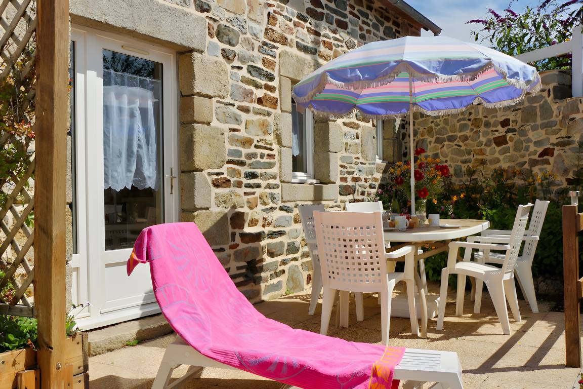 65 M² Maison De Vacances ∙ 2 Chambres ∙ 5 Personnes - Plomodiern