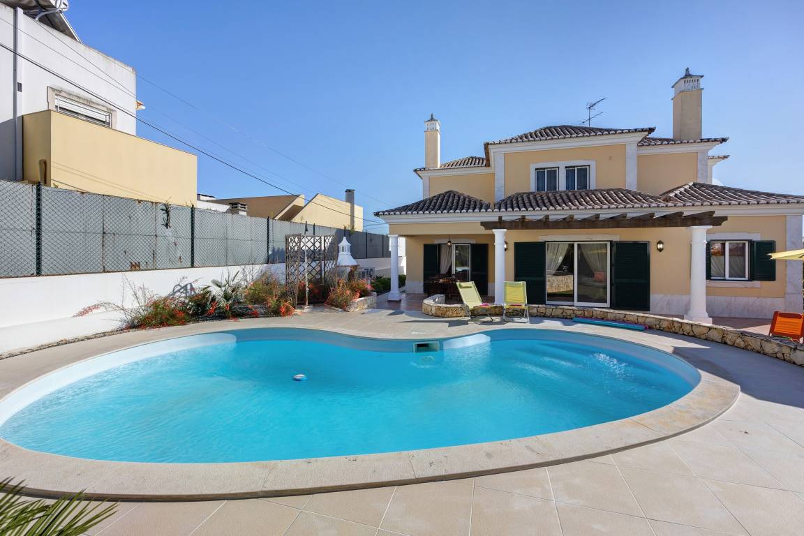 321 M² Villa ∙ 4 Chambres ∙ 8 Personnes - Portimão