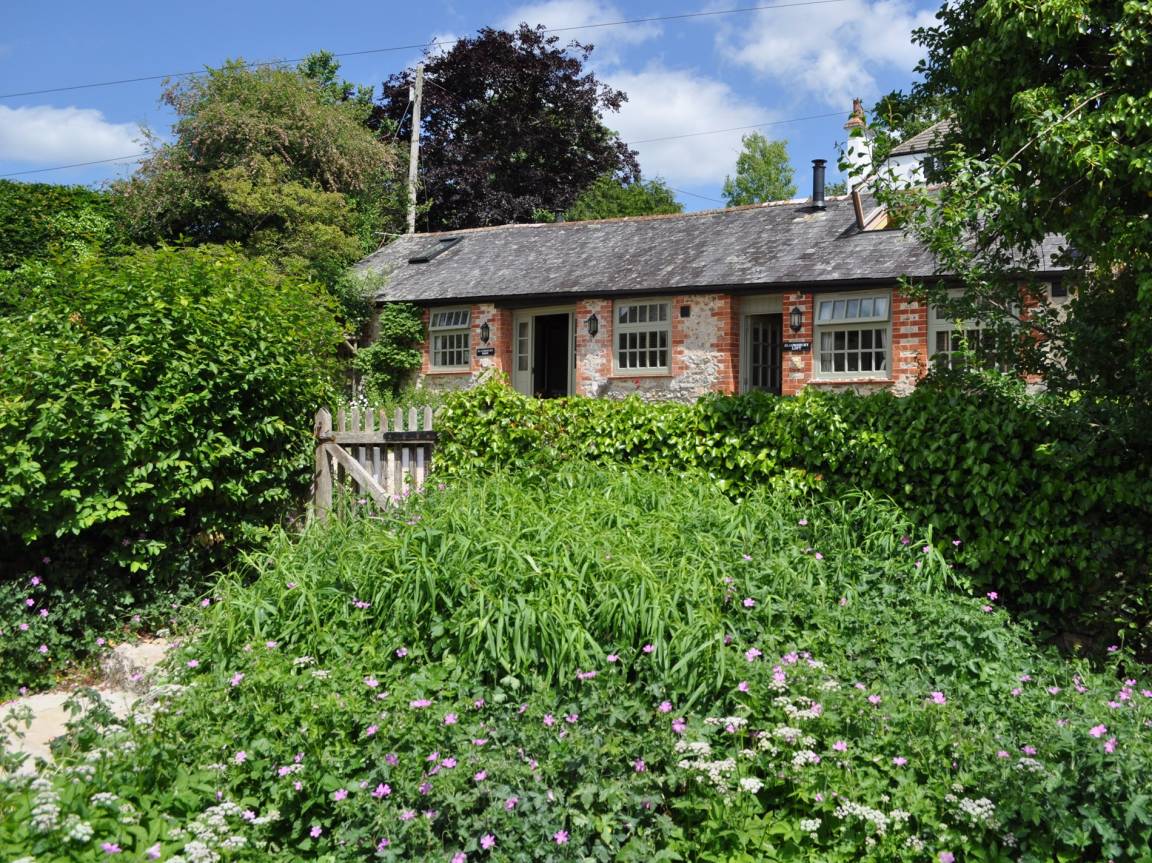 Cottage ∙ 2 Bedrooms ∙ 4 Guests - Seaton