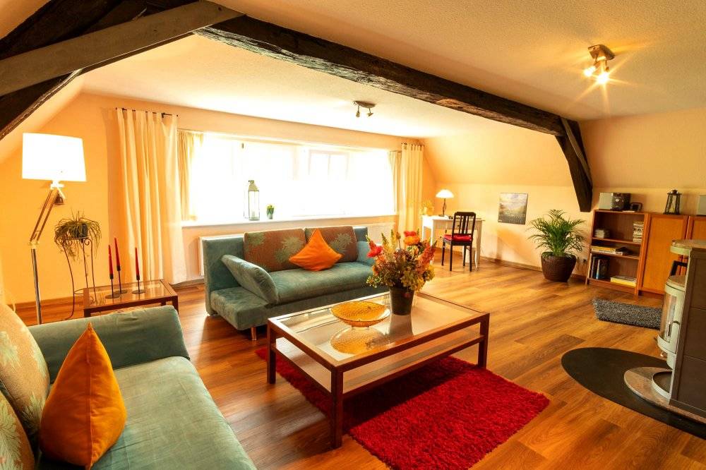 85 M² Ferienwohnung ∙ 1 Schlafzimmer ∙ 4 Gäste - Wallhausen