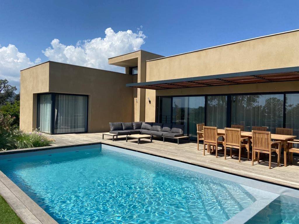 185 M² Gîte ∙ 5 Chambres ∙ 12 Personnes - Corse-du-Sud