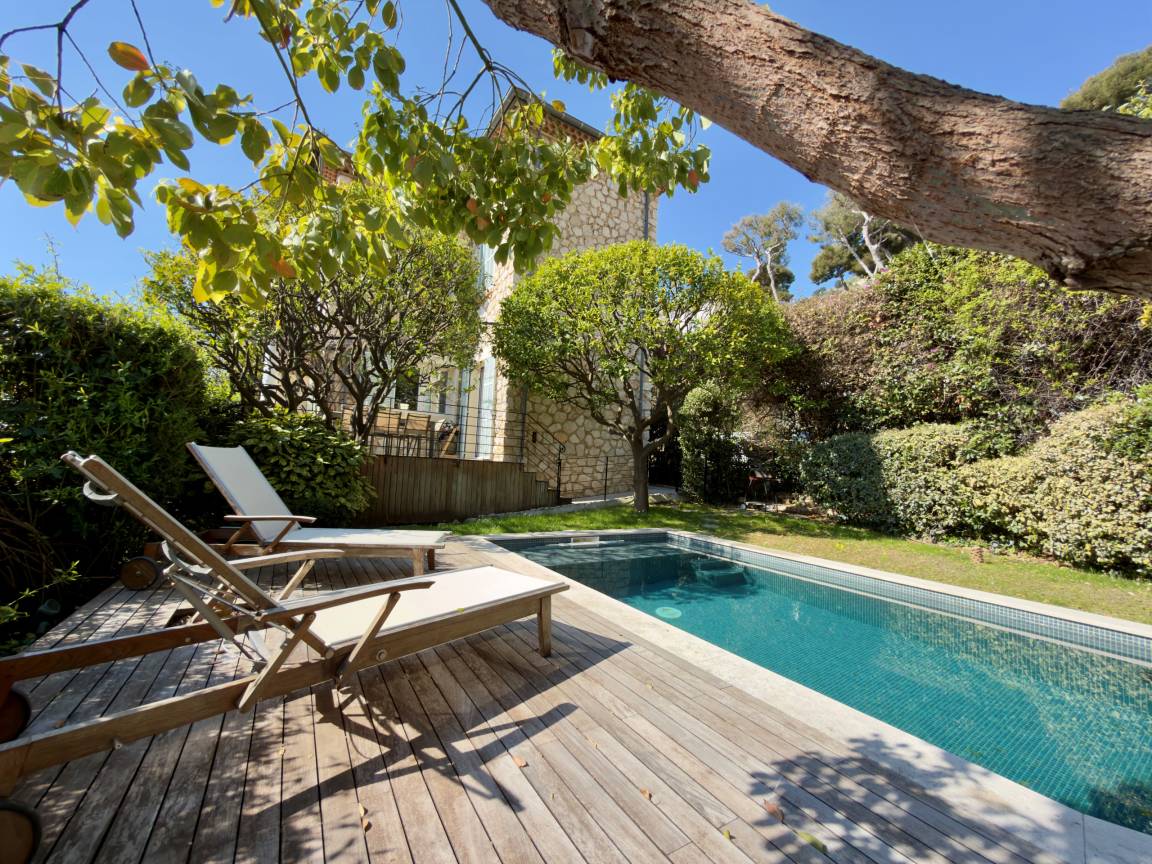 220 M² Villa ∙ 4 Chambres ∙ 8 Personnes - Èze