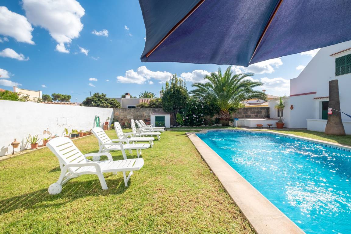 220 M² Villa ∙ 4 Bedrooms ∙ 8 Guests - Minorca