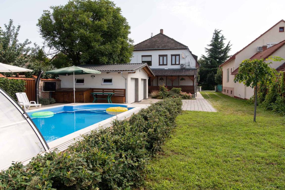 130 M² Appartement ∙ 5 Chambres ∙ 10 Personnes - Balatonmáriafürdő