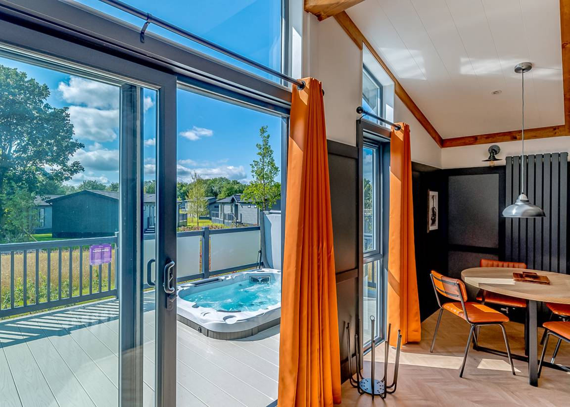Chalet ∙ 4 Bedrooms ∙ 8 Guests - England