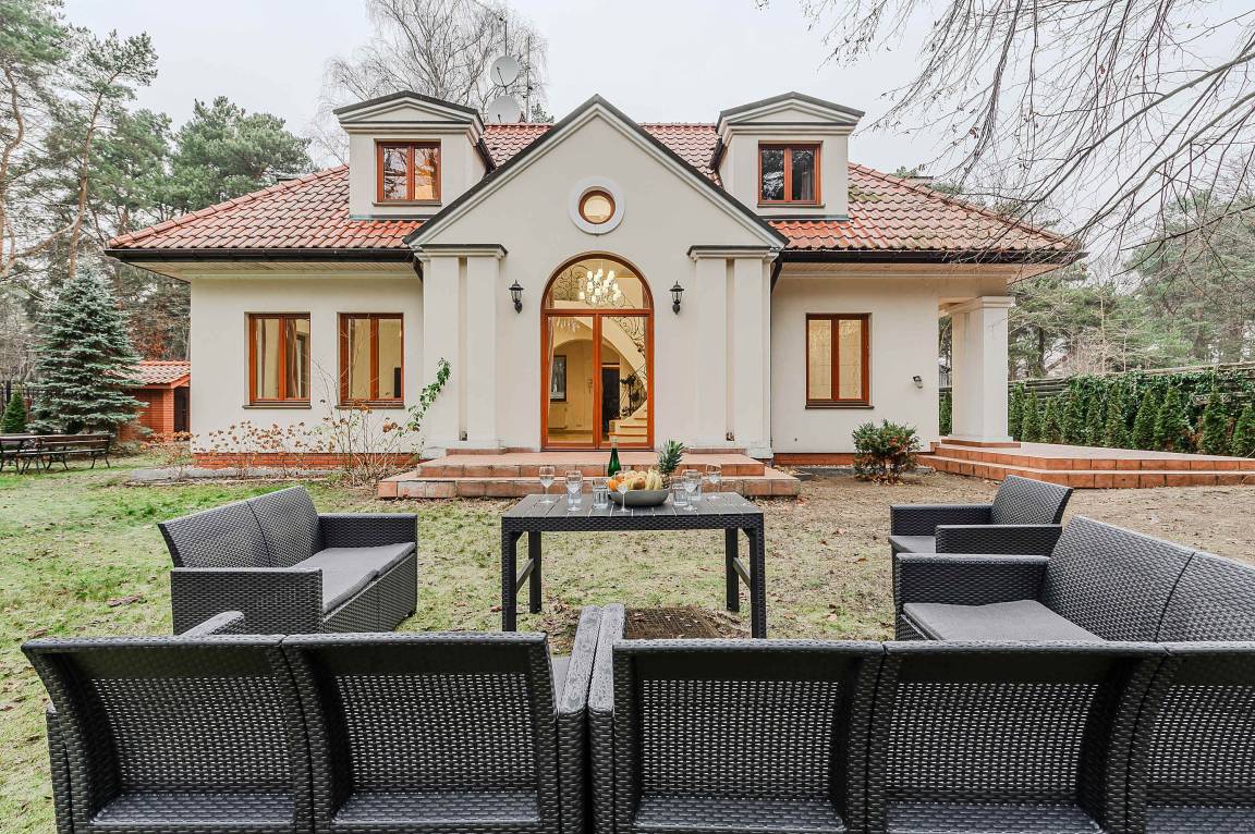 House ∙ 5 Bedrooms ∙ 12 Guests -