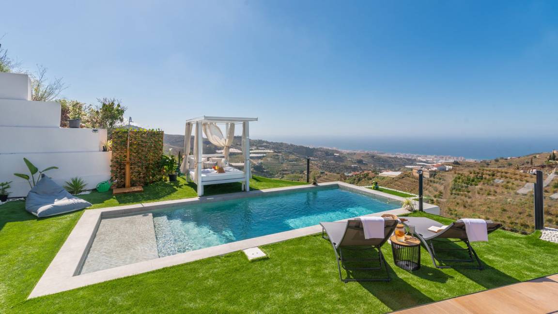 65 M² Ferienhaus ∙ 2 Schlafzimmer ∙ 4 Gäste - Torrox