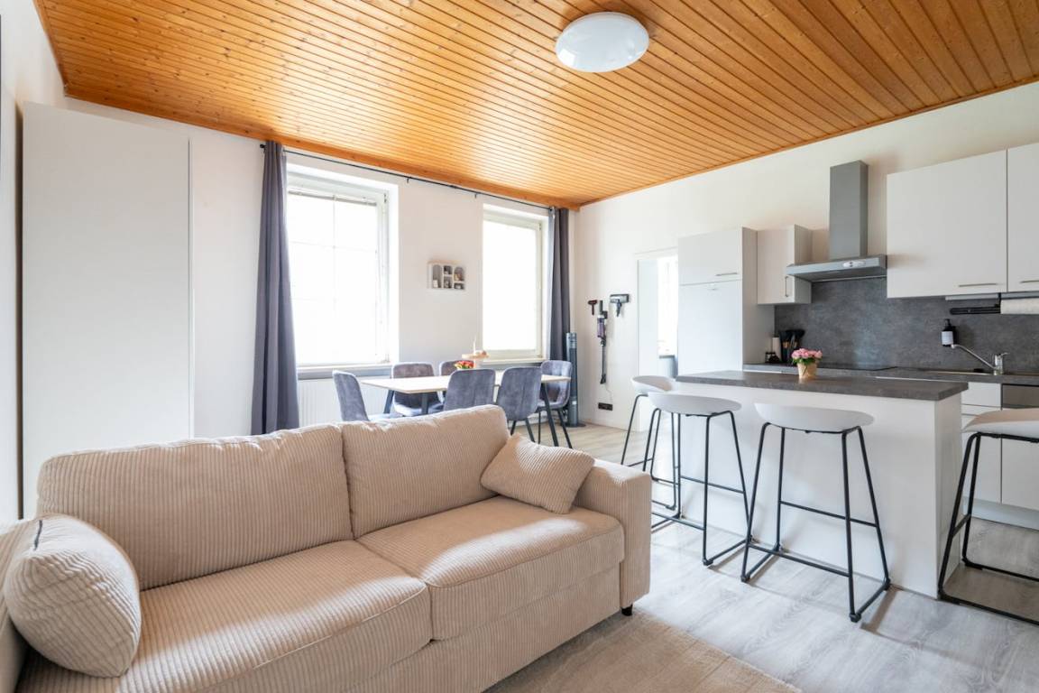 60 M² Appartement ∙ 1 Slaapkamer ∙ 6 Gasten - Leoben