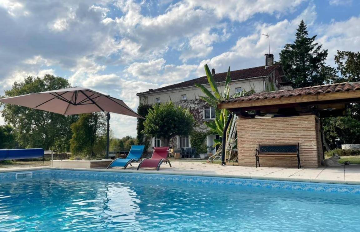 240 M² Villa ∙ 5 Habitaciones ∙ 15 Huéspedes - Tonneins