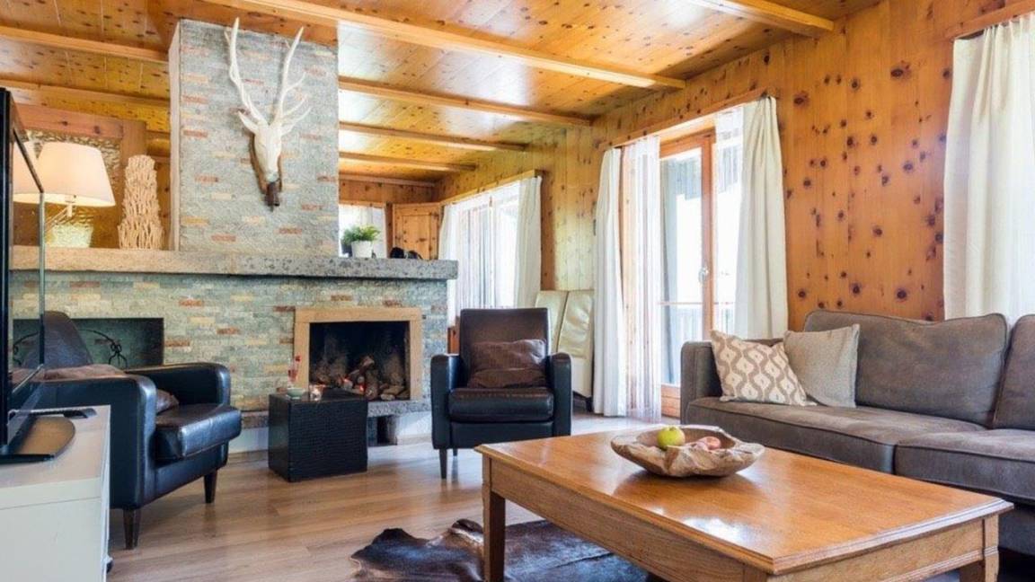 250 M² Ferienhaus ∙ 4 Schlafzimmer ∙ 8 Gäste - Fiesch