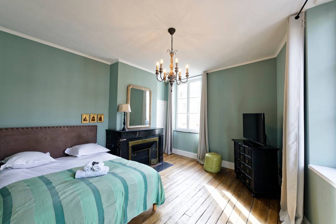 70 M² Appartement ∙ 2 Slaapkamers ∙ 3 Gasten - Nancy