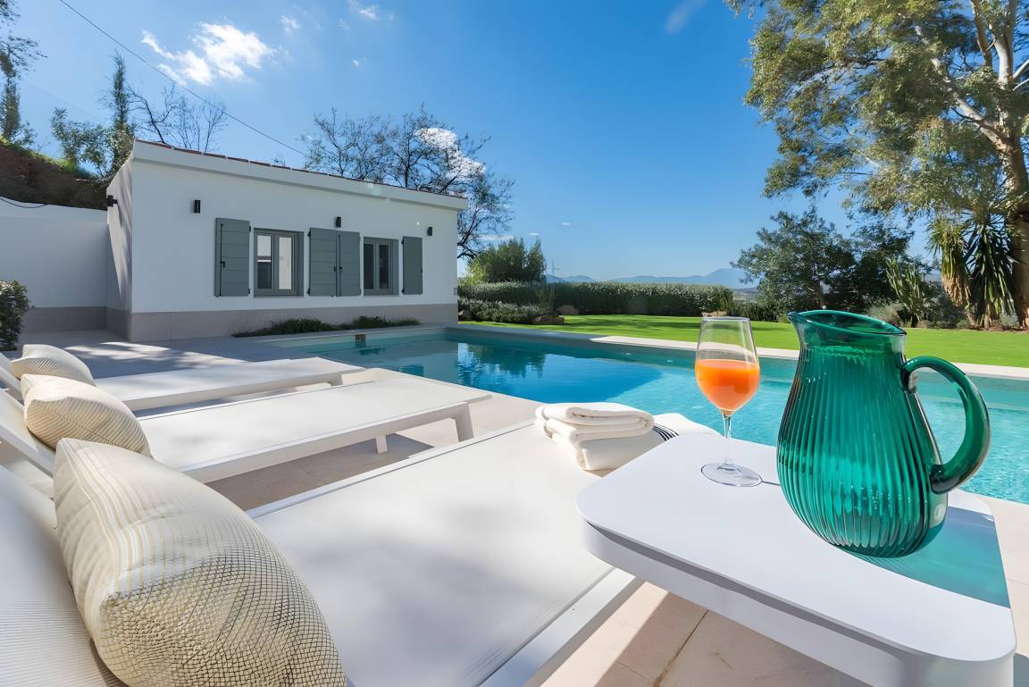 190 M² Villa ∙ 2 Bedrooms ∙ 6 Guests - Málaga