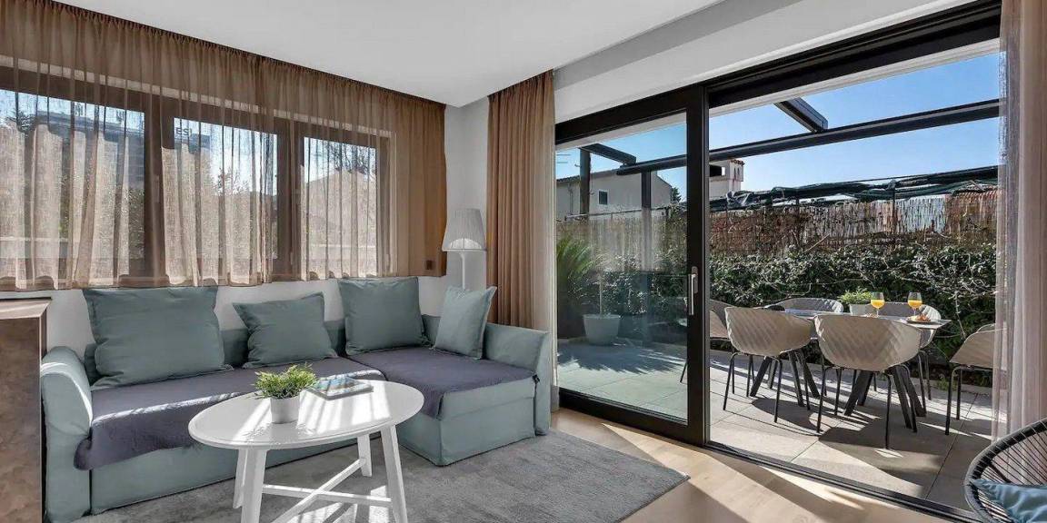 75 M² Ferienwohnung ∙ 2 Schlafzimmer ∙ 6 Gäste - Makarska