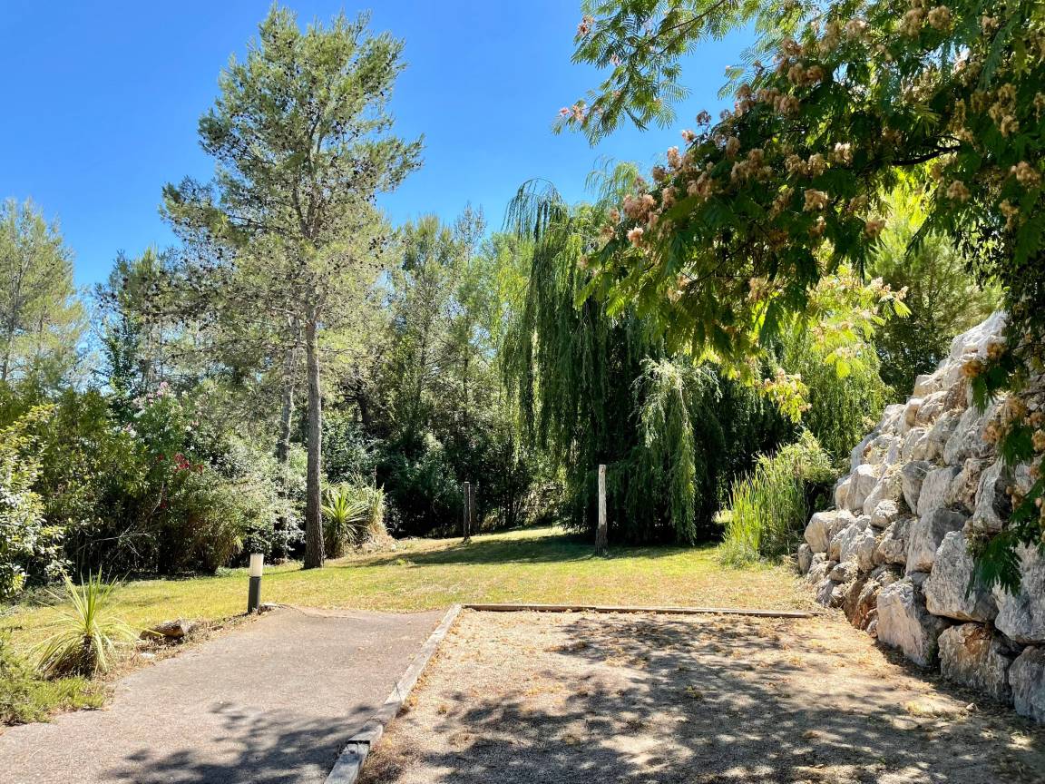 550 M² Villa ∙ 8 Chambres ∙ 16 Personnes - Juvignac