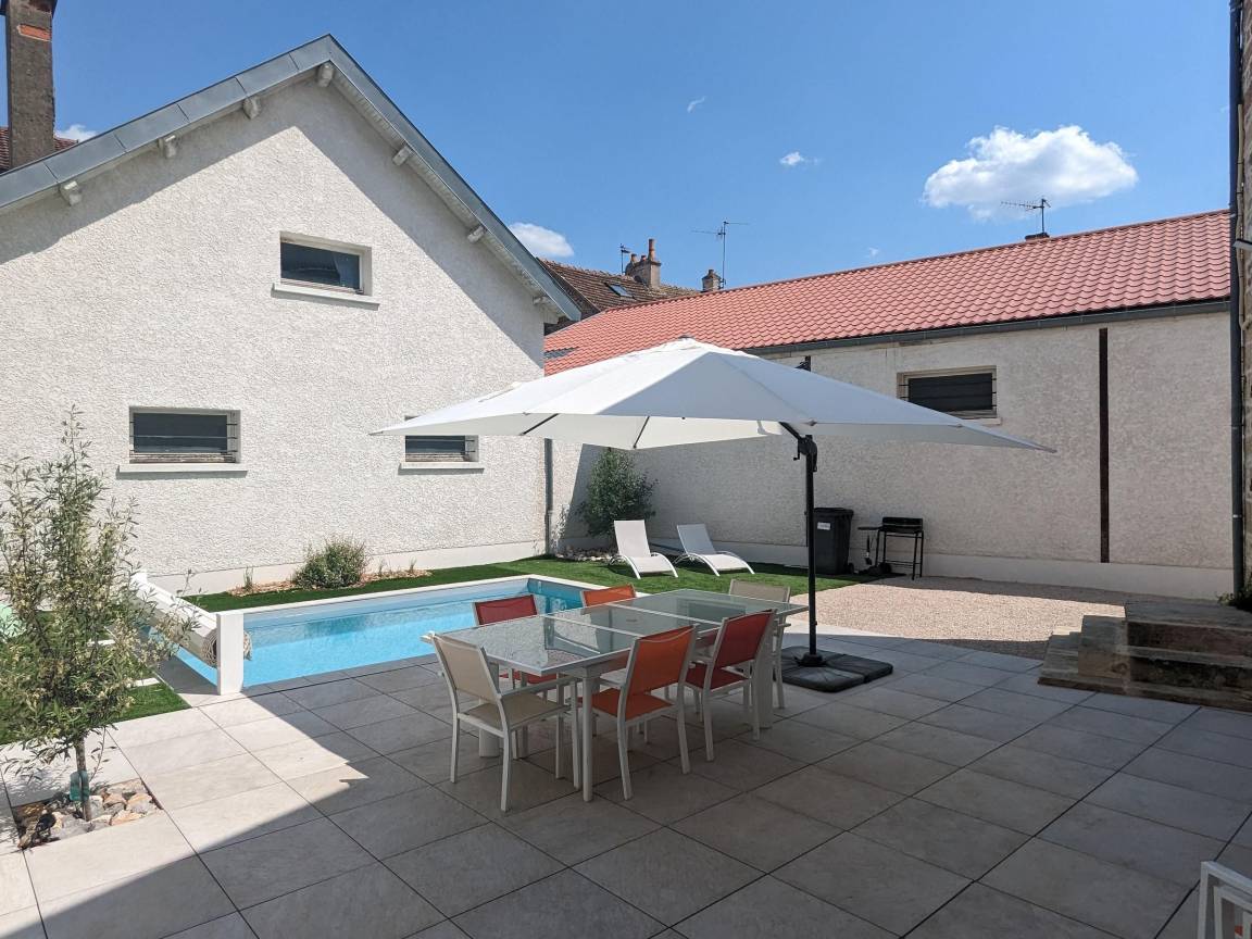 150 M² Casa Rural ∙ 4 Habitaciones ∙ 8 Huéspedes - Dijon