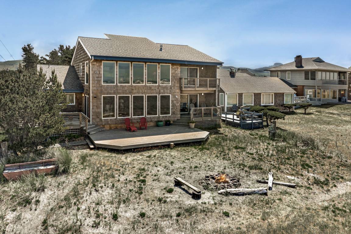 334 M² House ∙ 4 Bedrooms ∙ 11 Guests - Seaside, OR