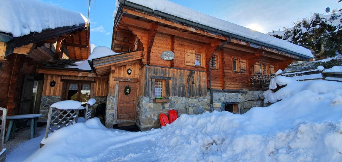 110 M² Chalet ∙ 2 Bedrooms ∙ 7 Guests - Morzine