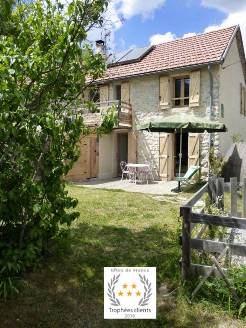 60 M² Gîte ∙ 2 Chambres ∙ 4 Personnes - Lus-la-Croix-Haute