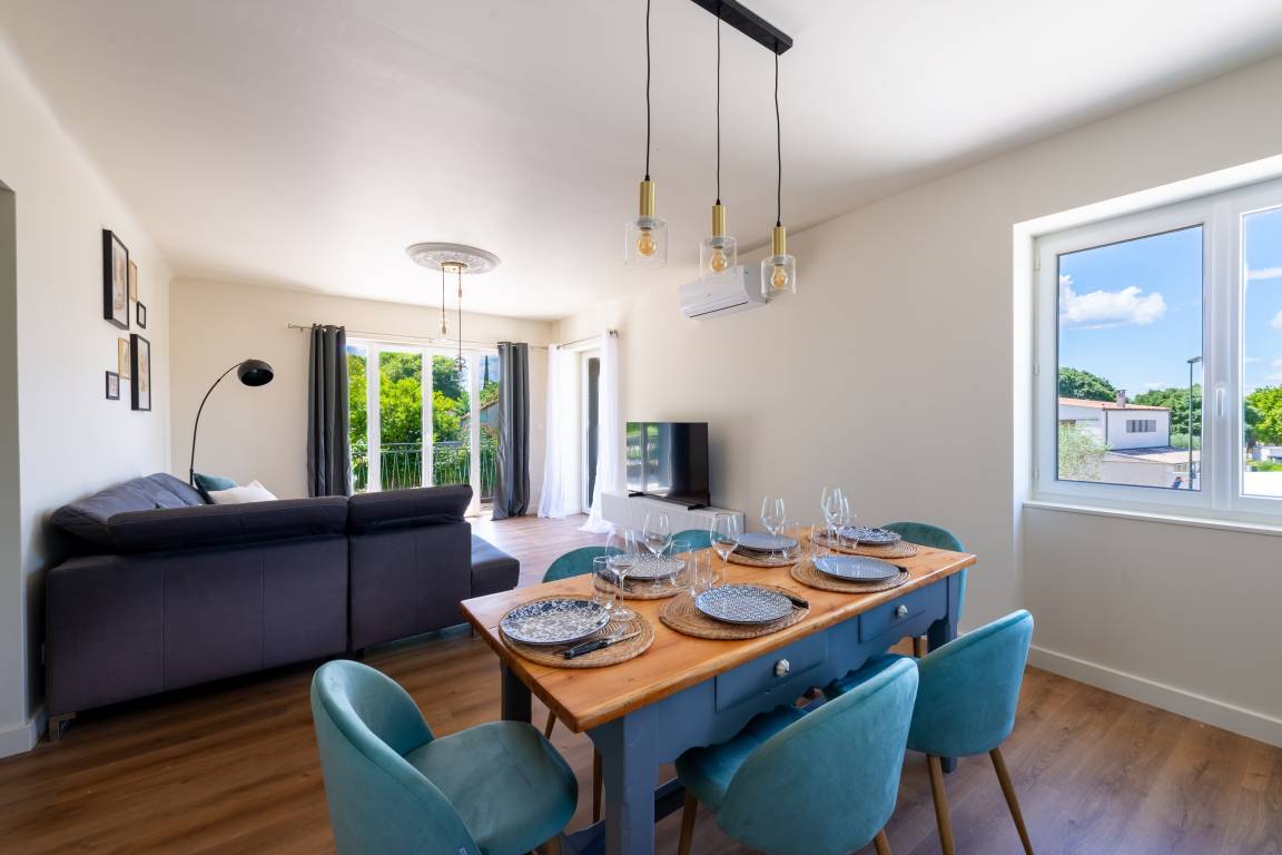 115 M² Appartement ∙ 3 Chambres ∙ 6 Personnes - Bollène