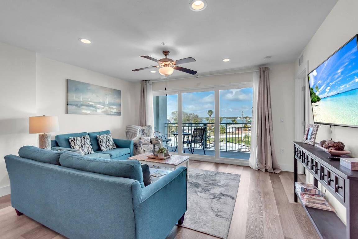 132 M² Condo ∙ 3 Bedrooms ∙ 8 Guests - Madeira Beach, FL