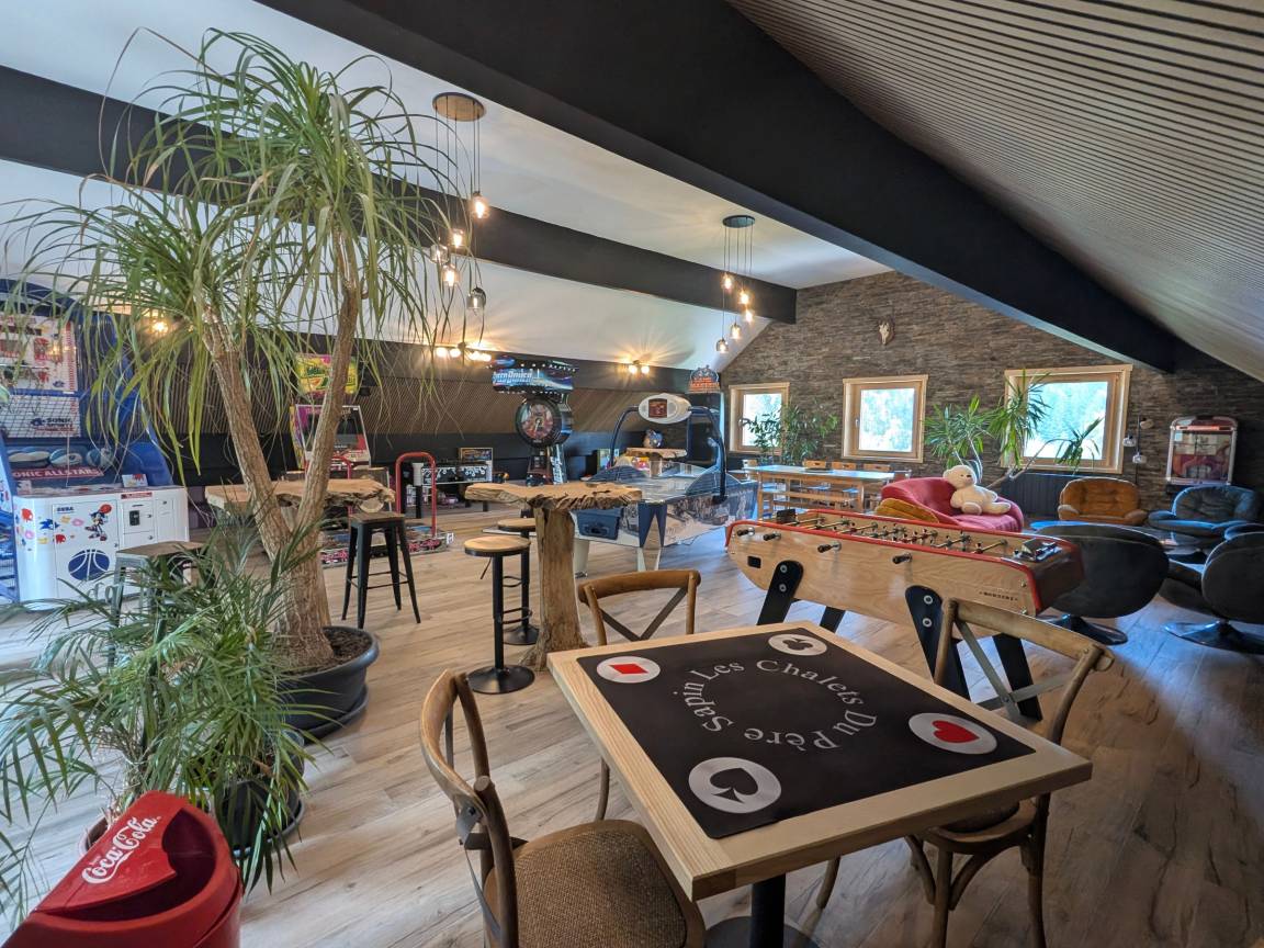350 M² Cottage ∙ 5 Chambres ∙ 14 Personnes - Lac Blanc