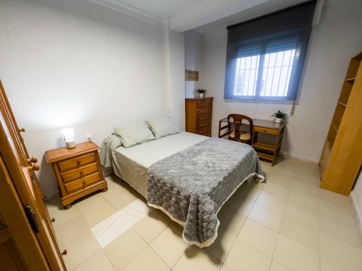100 M² Habitación Privada ∙ 1 Habitación ∙ 4 Huéspedes - Sevilla