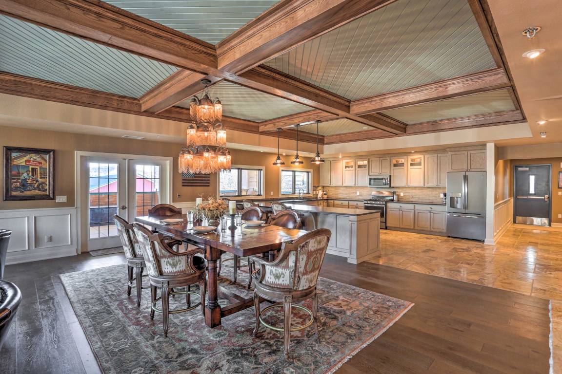 315 M² Apartment ∙ 4 Bedrooms ∙ 10 Guests - Sturgis, SD