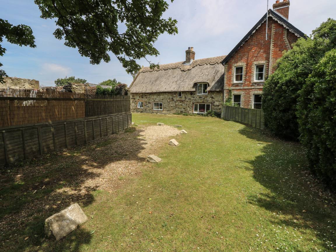 Cottage ∙ 4 Bedrooms ∙ 6 Guests - Brockenhurst