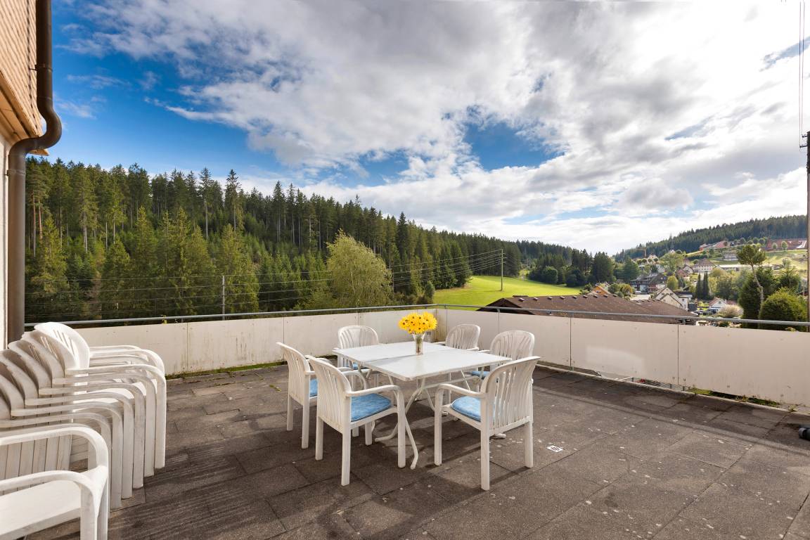 240 M² Ferienhaus ∙ 7 Schlafzimmer ∙ 19 Gäste - Titisee-Neustadt