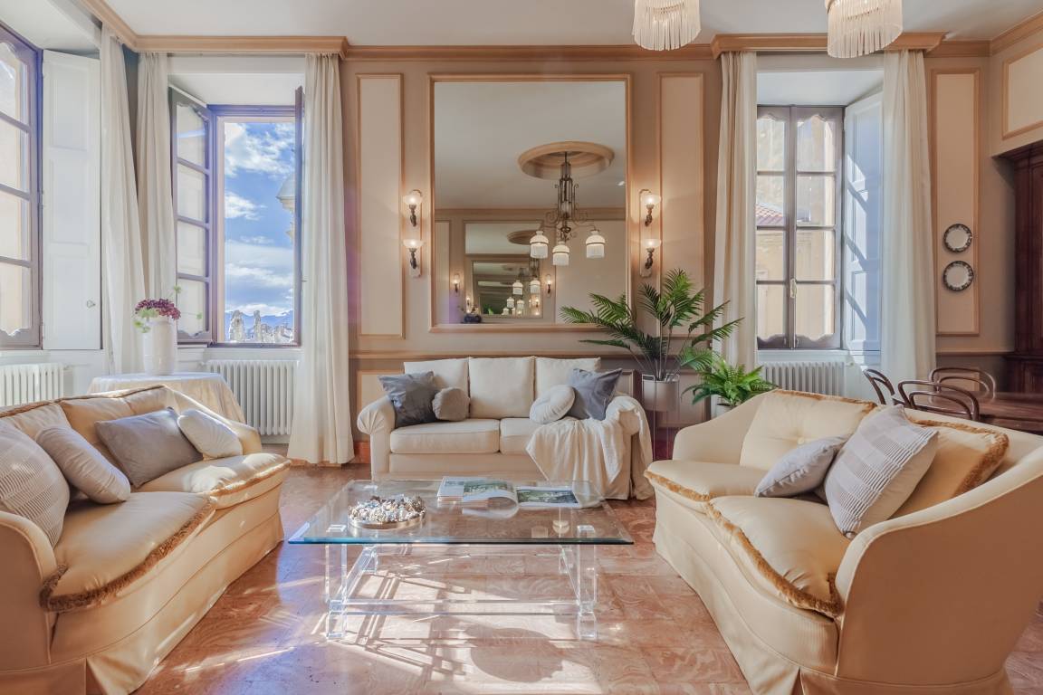 100 M² Apartment ∙ 2 Bedrooms ∙ 4 Guests - Varenna
