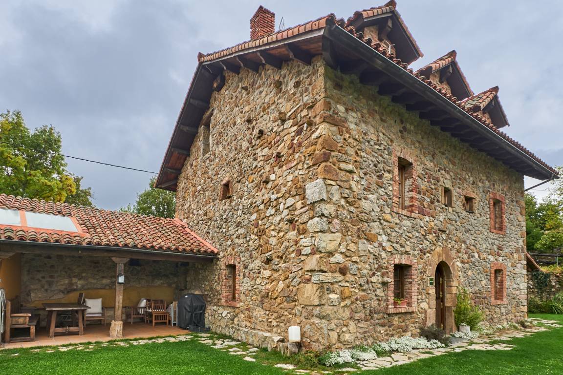 160 M² Casa ∙ 4 Habitaciones ∙ 10 Huéspedes - Cistierna