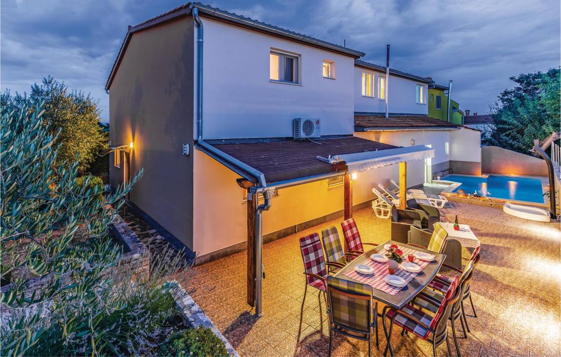 235 M² Maison De Vacances ∙ 5 Chambres ∙ 8 Personnes - Istrie