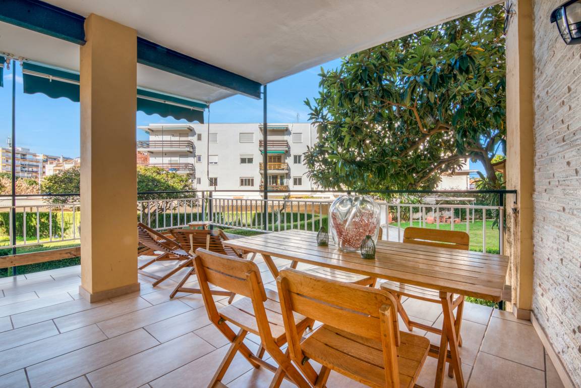 120 M² Apartamento ∙ 3 Habitaciones ∙ 6 Huéspedes - Jávea