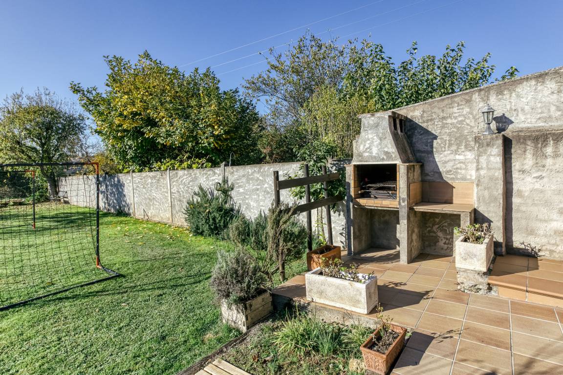 150 M² Casa ∙ 4 Habitaciones ∙ 8 Huéspedes - Besalú