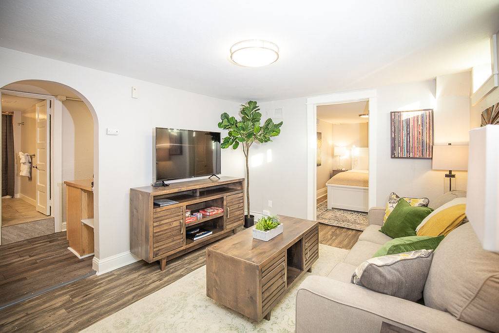 56 M² Apartment ∙ 2 Bedrooms ∙ 6 Guests - Greeley, CO
