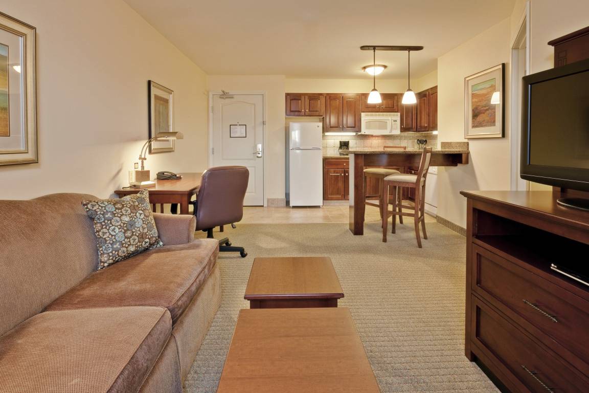 Condo ∙ 1 Bedroom ∙ 6 Guests - Carmel, IN