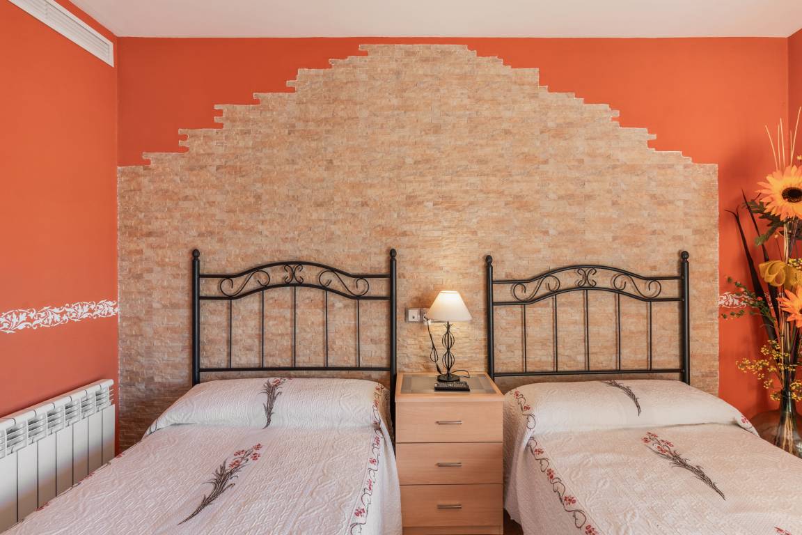 360 M² Casa ∙ 10 Habitaciones ∙ 22 Huéspedes - Calatayud