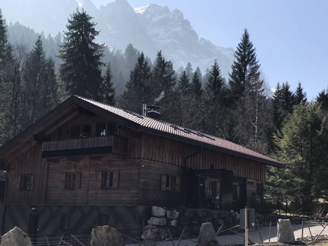 250 M² Chalet ∙ 3 Bedrooms ∙ 6 Guests - Garmisch-Partenkirchen