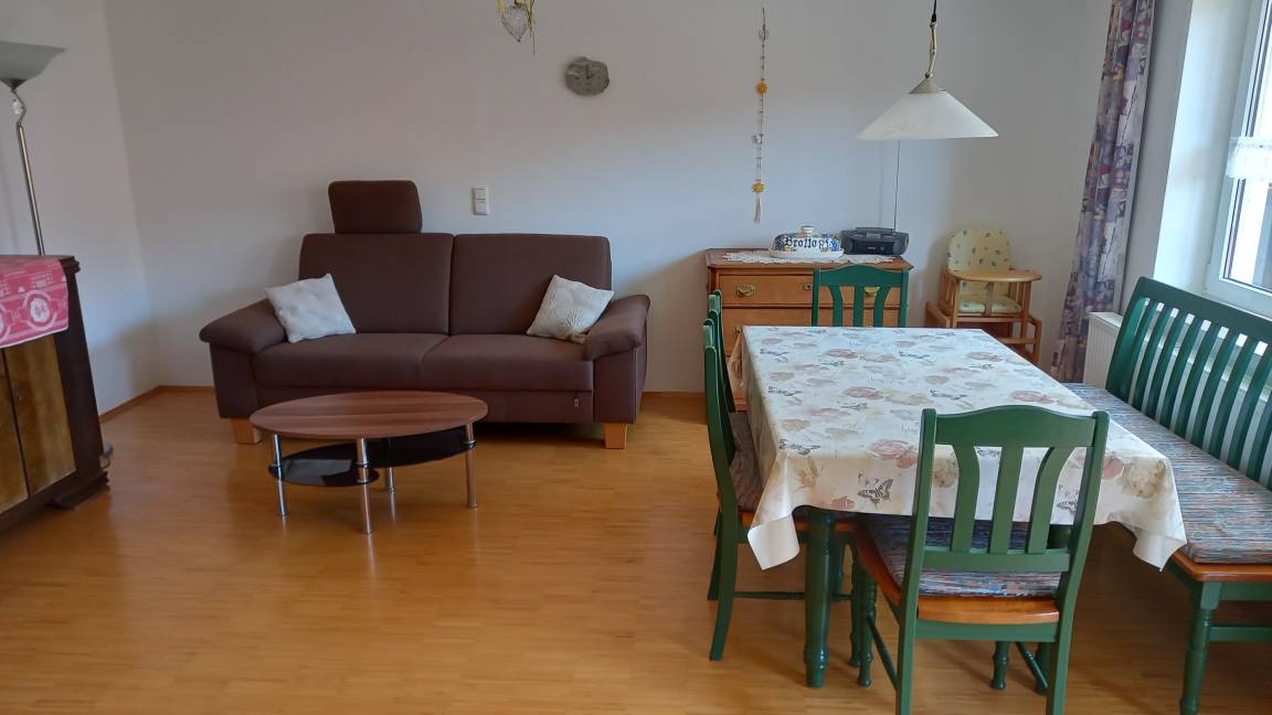 66 M² Ferienwohnung ∙ 2 Schlafzimmer ∙ 4 Gäste - Creglingen
