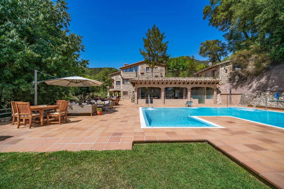 450 M² Casa ∙ 8 Habitaciones ∙ 14 Huéspedes - Amer