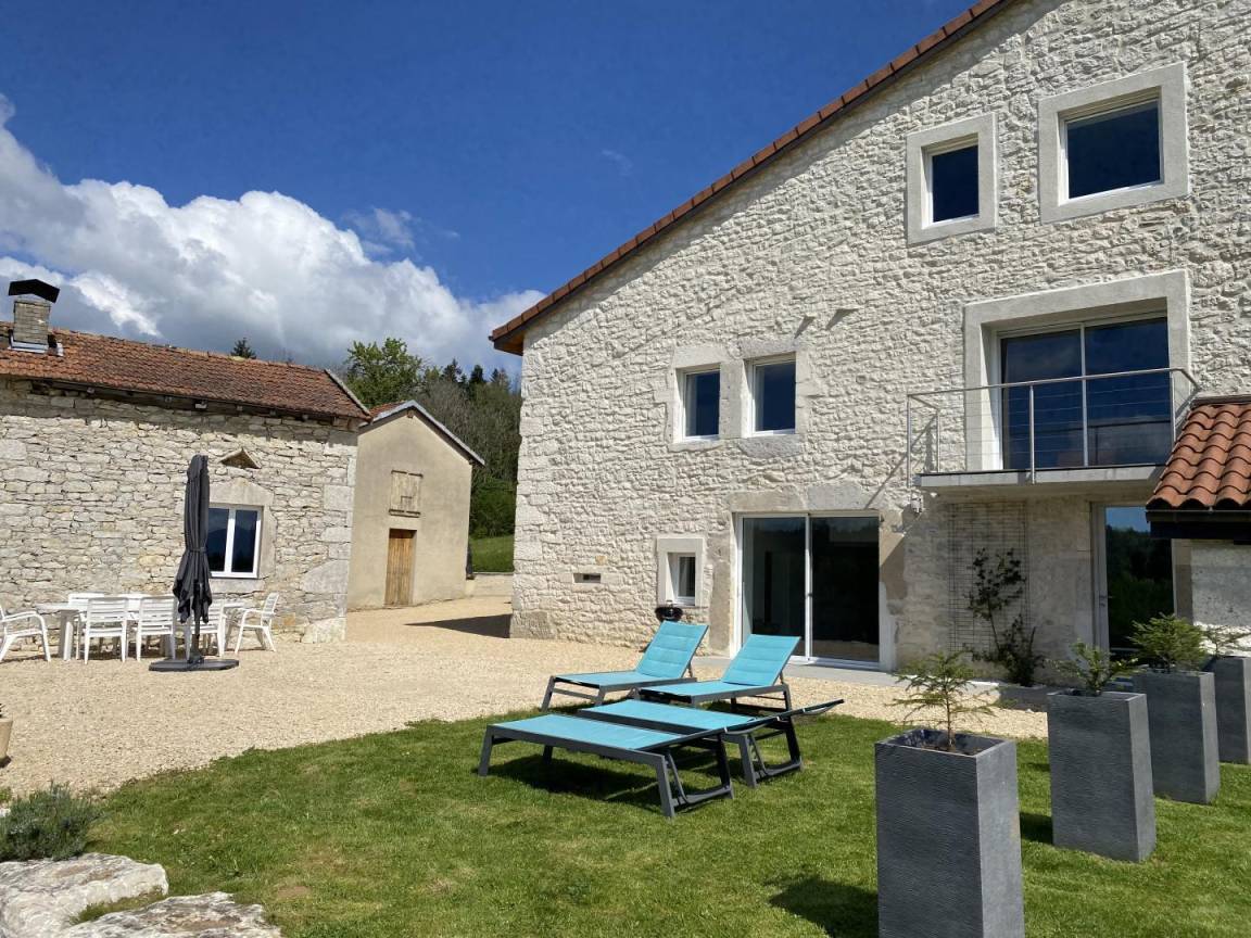 150 M² Gîte ∙ 3 Chambres ∙ 8 Personnes - Ain