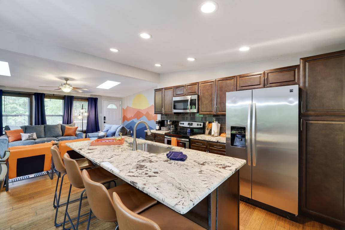 228 M² House ∙ 6 Bedrooms ∙ 14 Guests - Pocono Mountains, PA