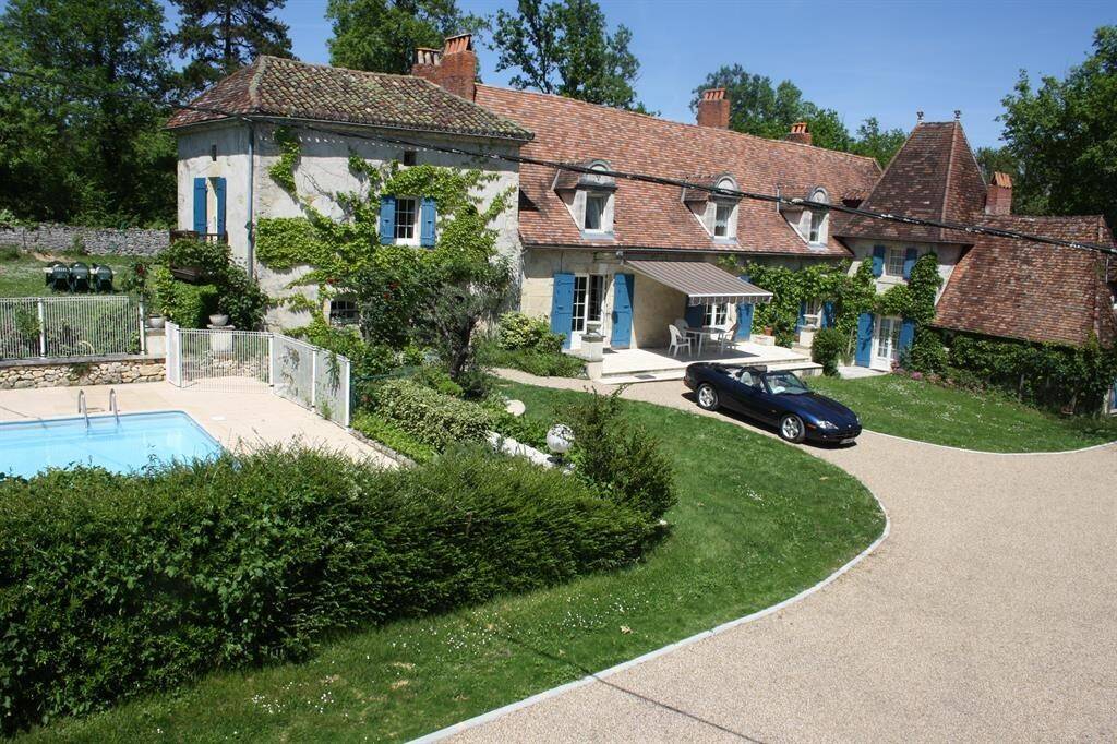 400 M² Villa ∙ 5 Bedrooms ∙ 12 Guests - Dordogne
