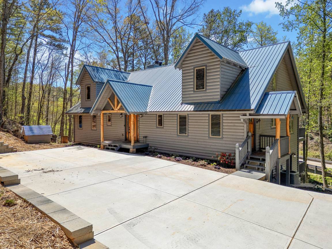 Cabin ∙ 5 Bedrooms ∙ 16 Guests - Canton, GA
